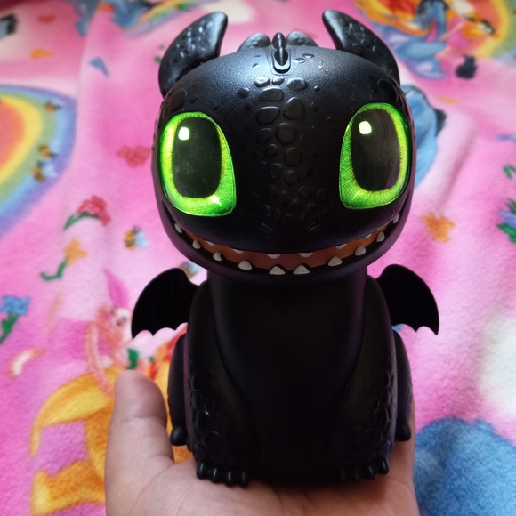 Toys | Dreamworks Dragon Interactive Flying Toothless With Lights And ...